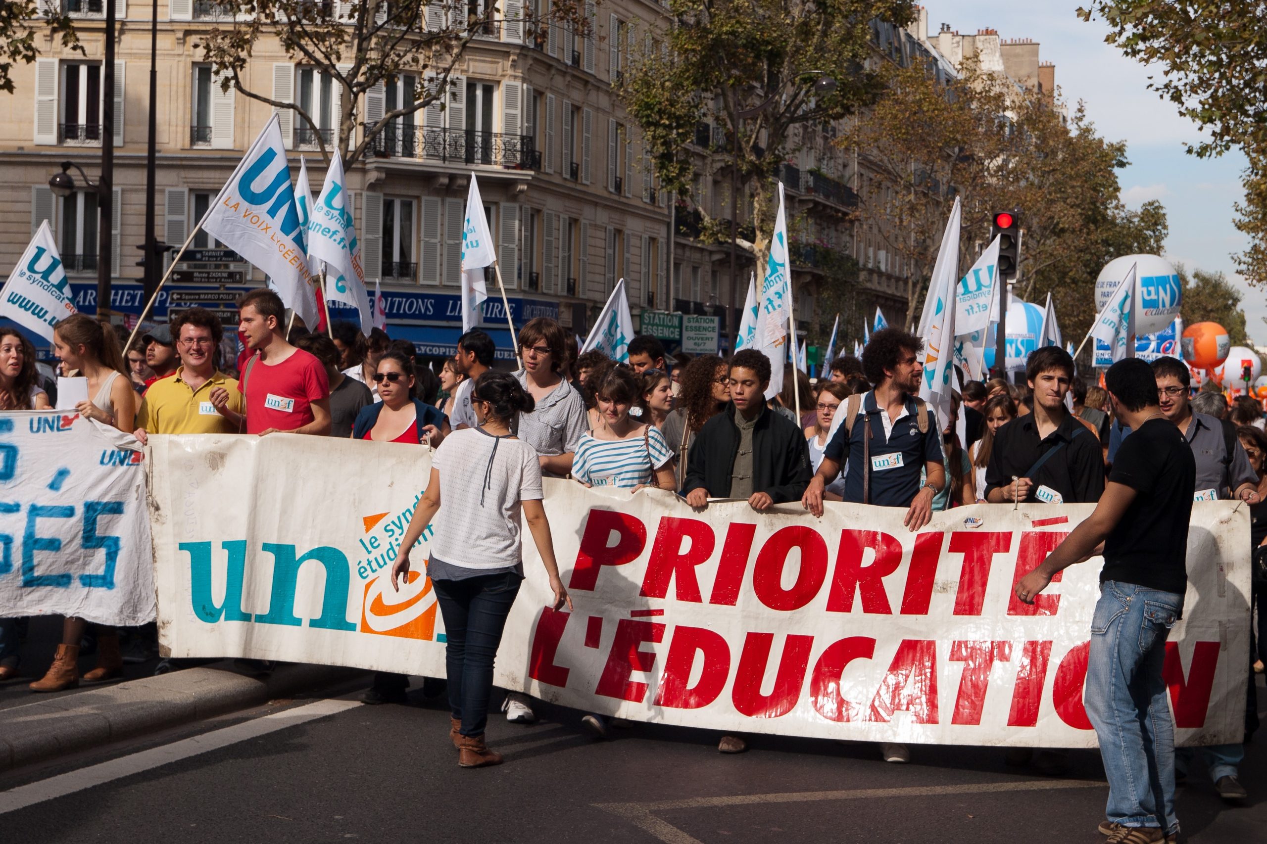 L'allocation étudiante universelle proposée par l'Unef serait une aide ...